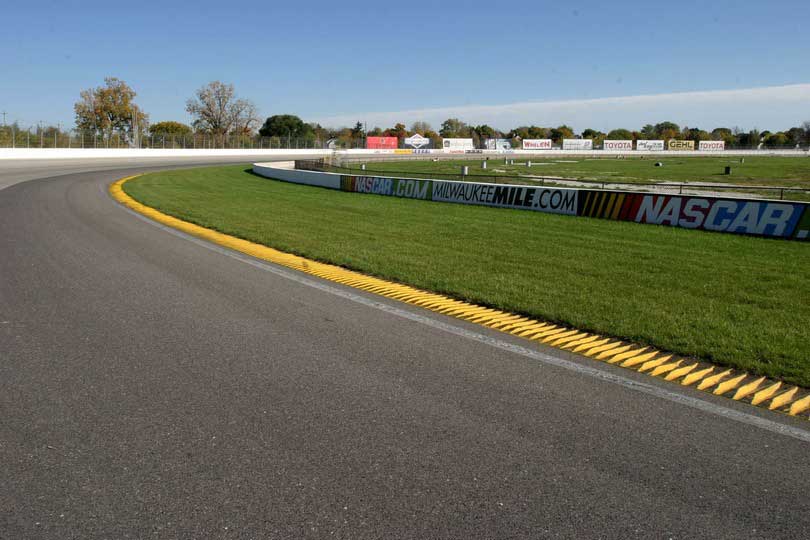 Commercial Paving Contractor in Wisconsin | Asphalt Pavers for ...